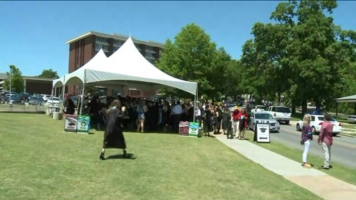 University Of Arkansas Graduation Hosts Graduation Weekend ...