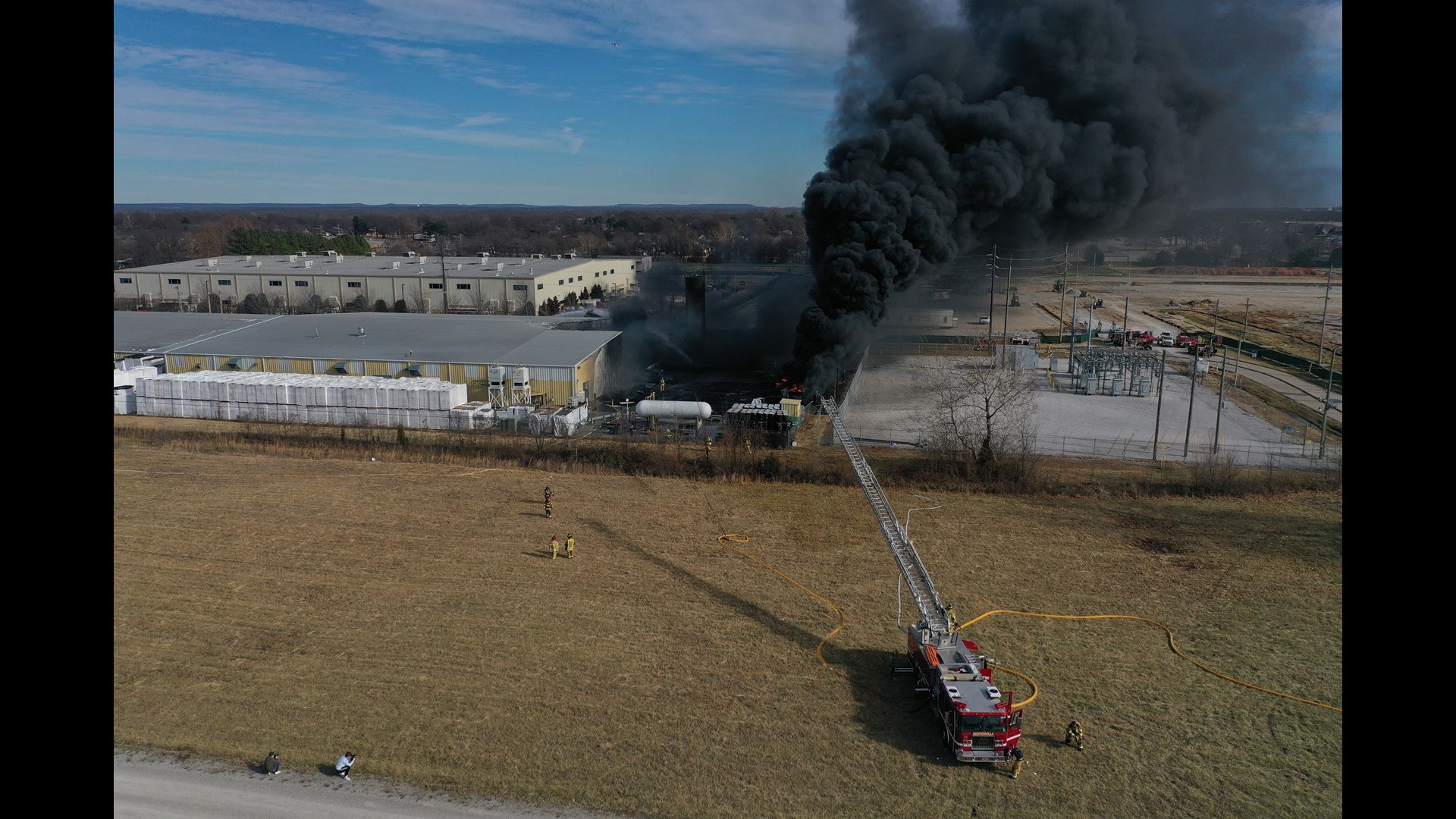 One Injured In Massive Bentonville Plant Fire | 5newsonline.com