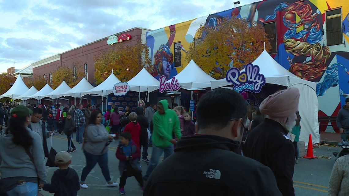 Toyland Makes Its Way To The Downtown Bentonville Square | 5newsonline.com