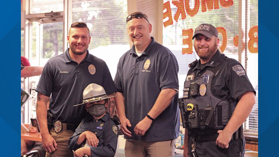 Barling officers give kids smiles at Safety NIght Out | 5newsonline.com