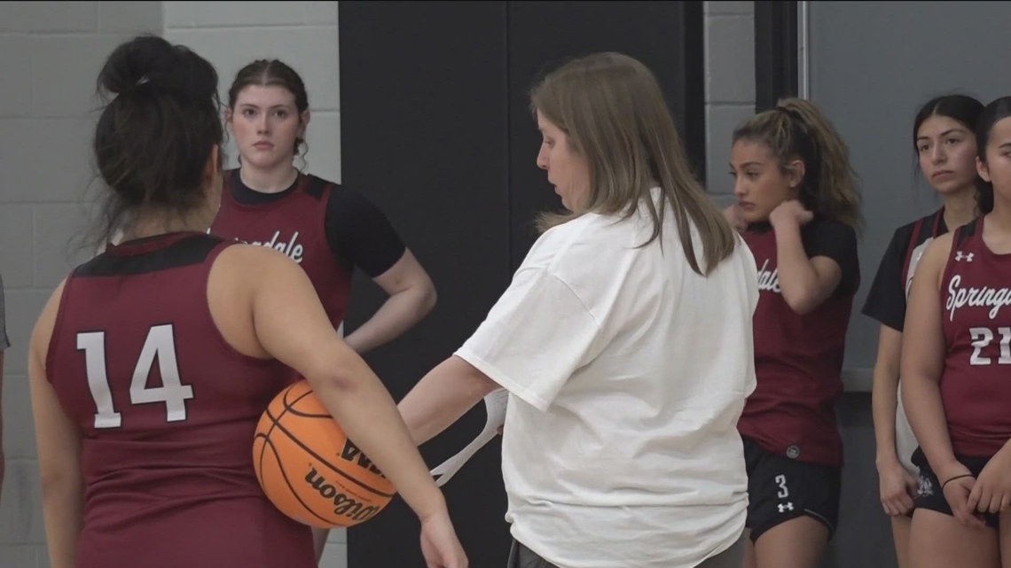 Springdale women's basketball team wins first-ever 6A West title ...