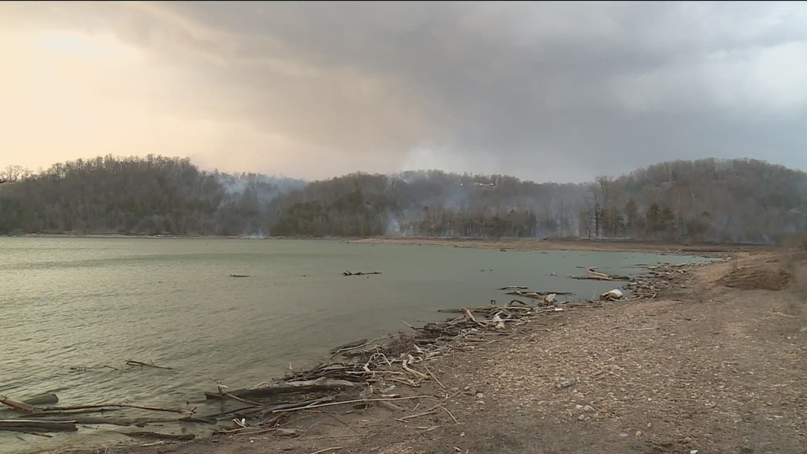 Crews battle fire in Benton County near Beaver Lake | 5newsonline.com