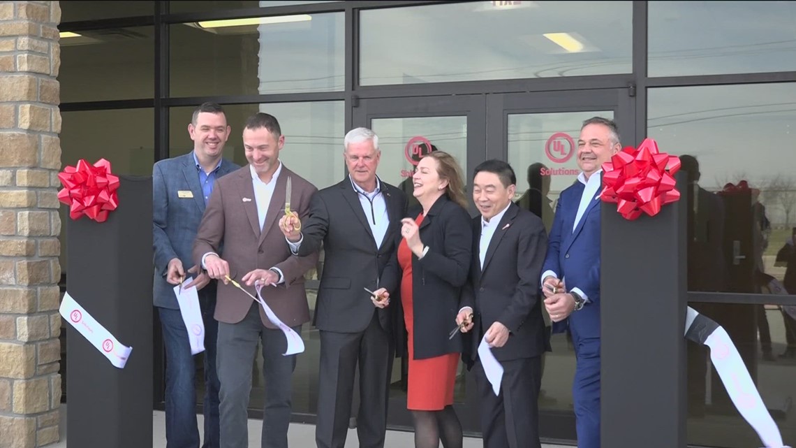 100,000 square-foot 'Retail Center of Excellence' opens in Lowell ...