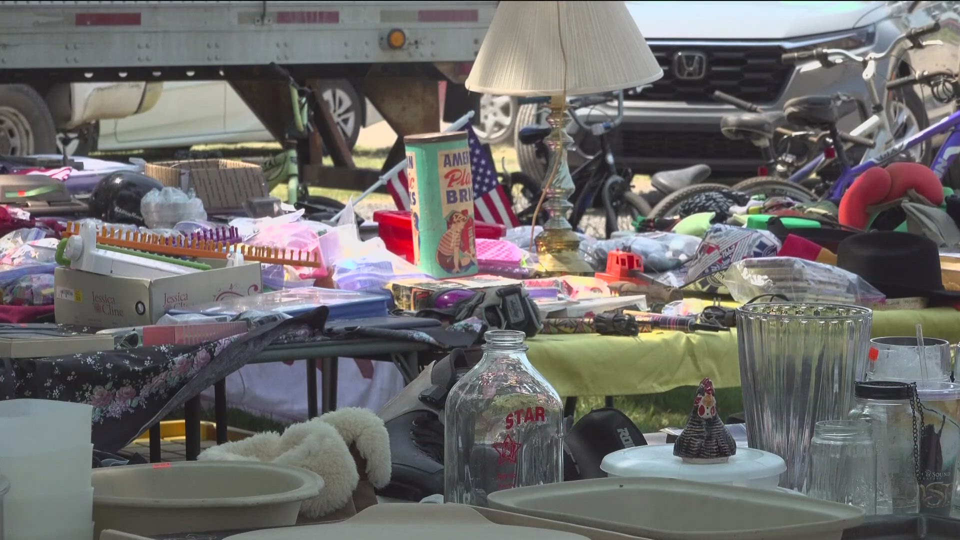 Arkansas' ‘Bargains Galore on 64’ unites community in thrifty tradition ...
