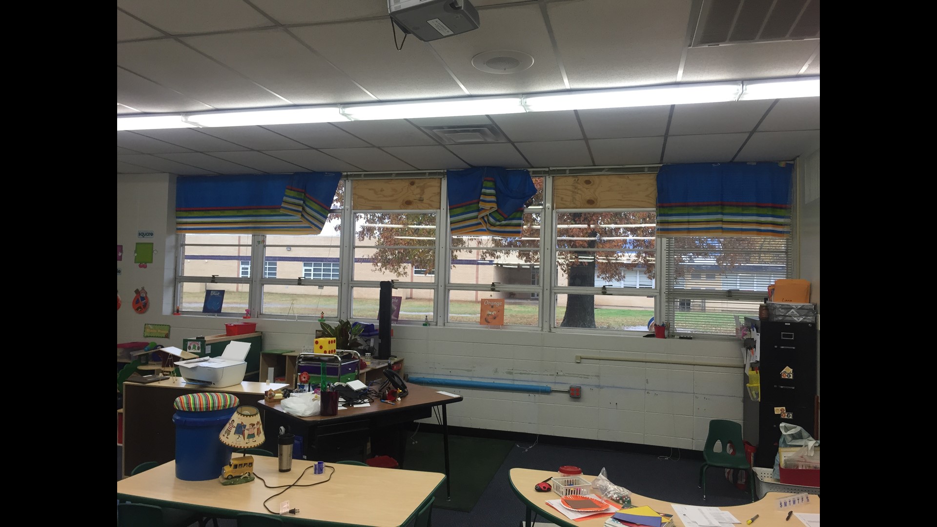 Lightning Strike & Thunder Near Elmdale Elementary In Springdale Breaks ...