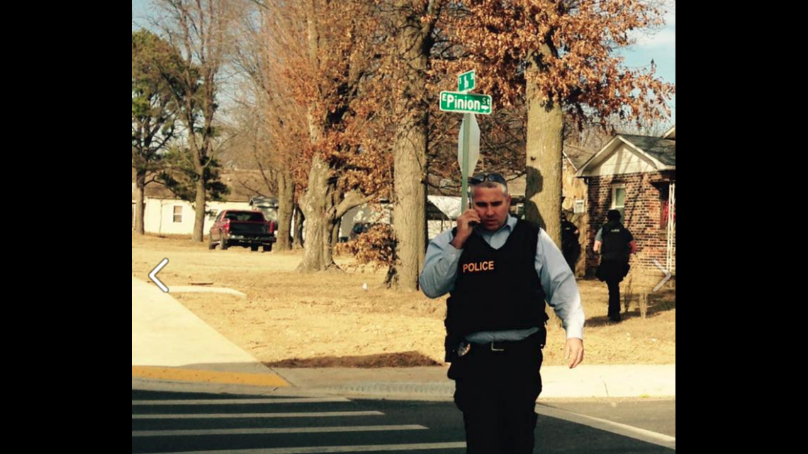 Rogers Police Peacefully End Standoff With Felony Warrant Suspect ...
