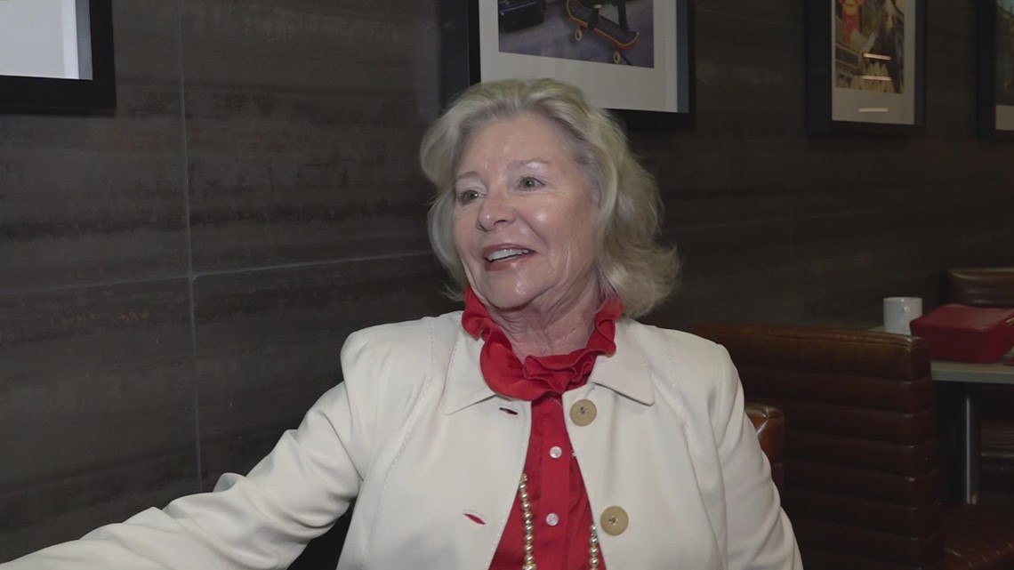 Eric Musselman's mother to watch her son coach the Hogs for the first ...