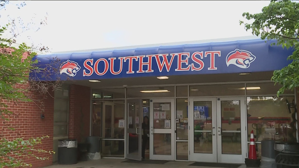 Former students and teachers say goodbye to Southwest Junior High ...