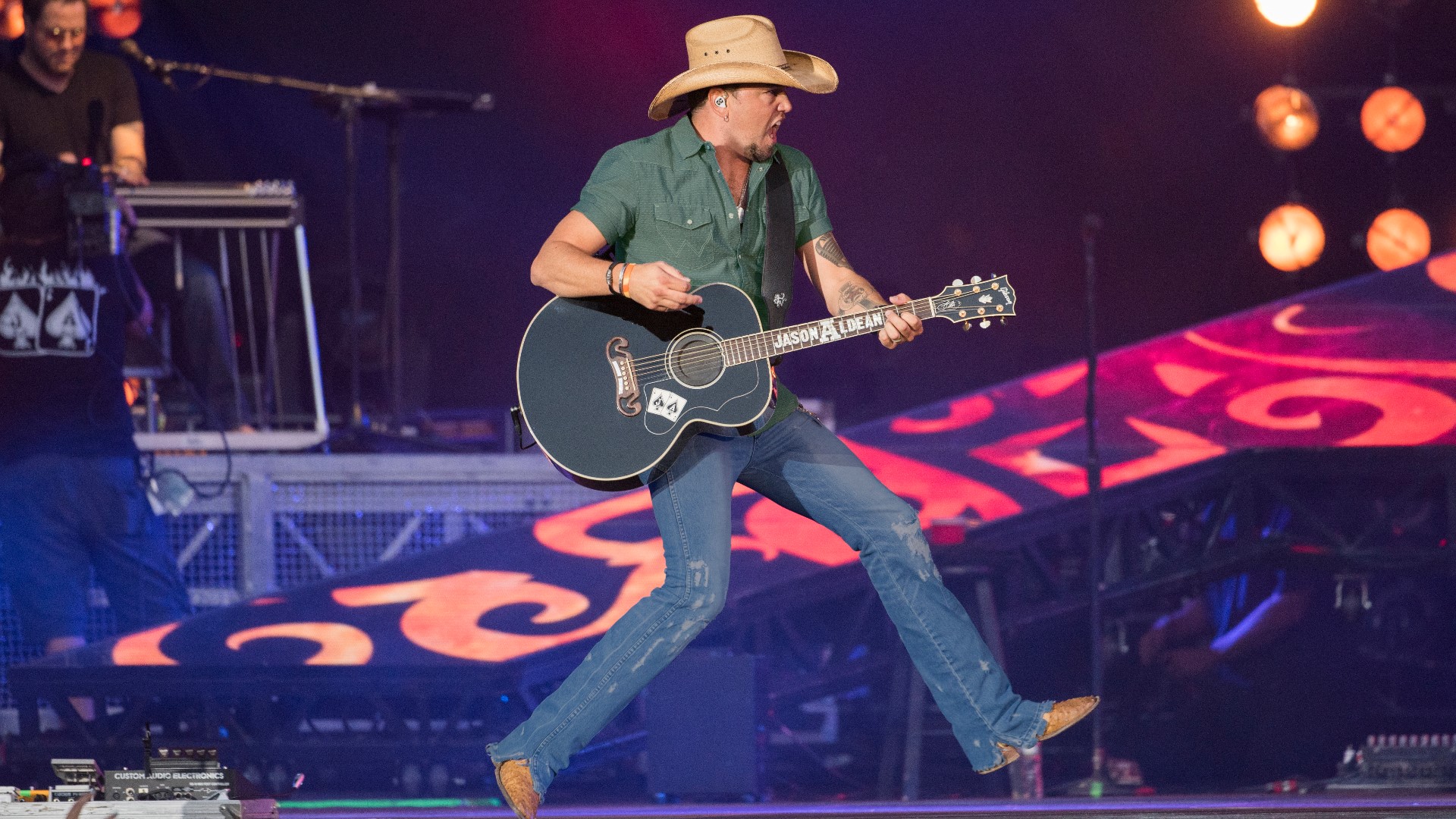 Jason Aldean coming to Rogers with Back in the Saddle 2021 Tour ...