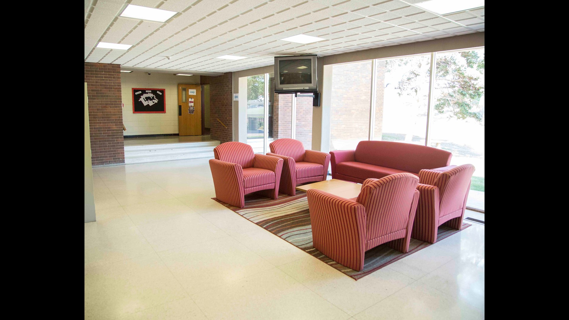 HGTV Design Team Makes Over Dorm Lobby At U of A | 5newsonline.com