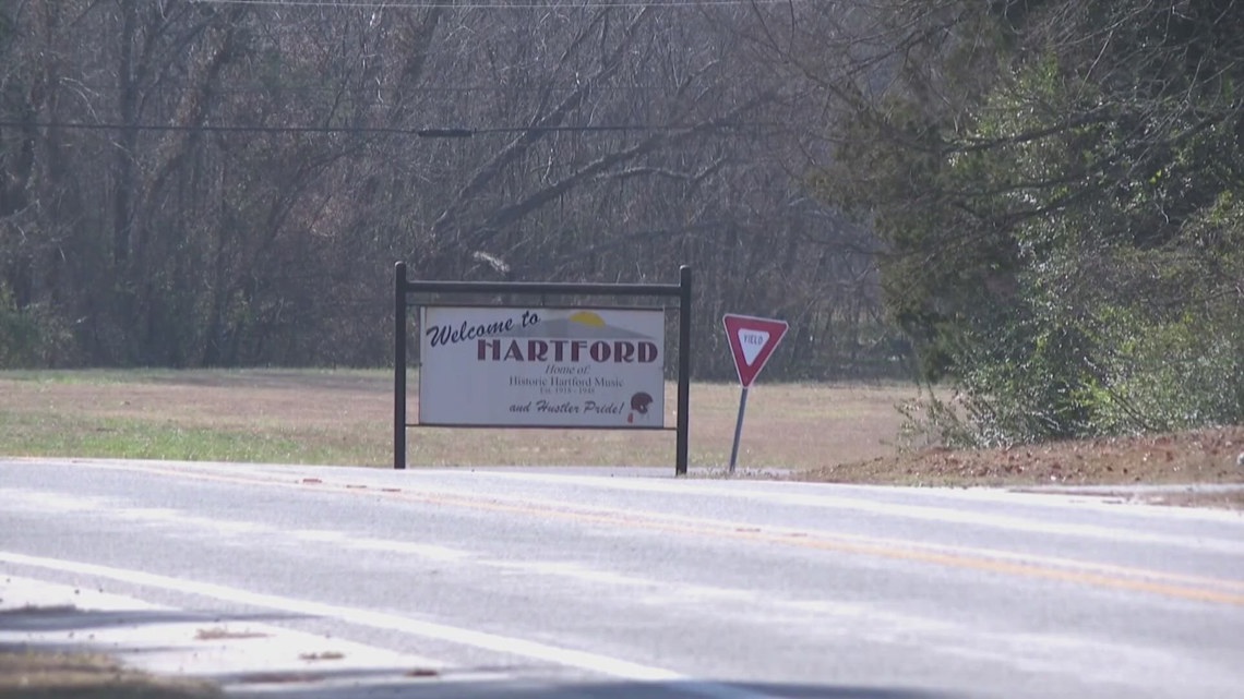 Lawsuit: Arkansas woman detained at gunpoint after troopers target ...