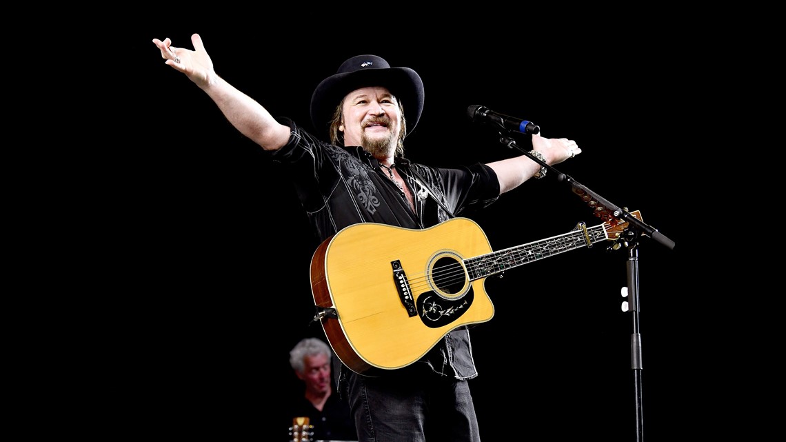 Country Star Travis Tritt’s Tour Bus Sideswiped In Crash That Killed 2 ...
