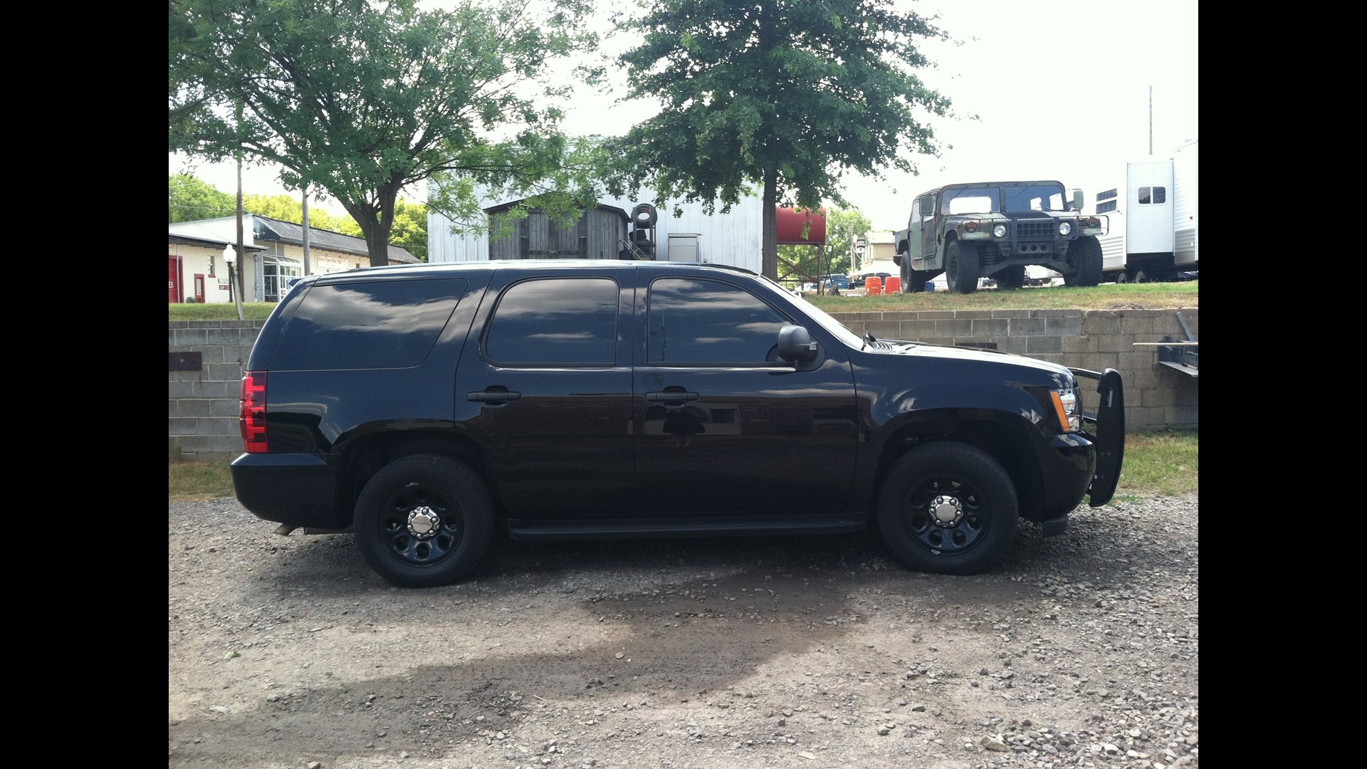 Suspect Steals Sheriff Deputy’s Tahoe at Wakarusa | 5newsonline.com