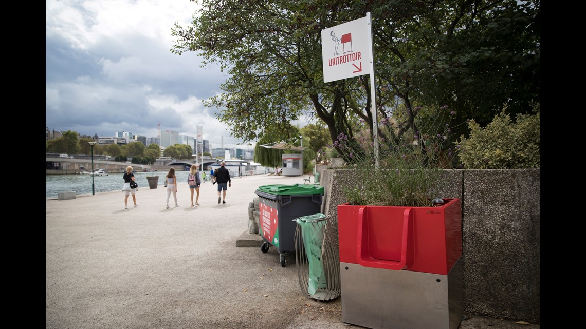 Eco-Friendly Open-Air Urinals Cause Uproar In Paris | 5newsonline.com