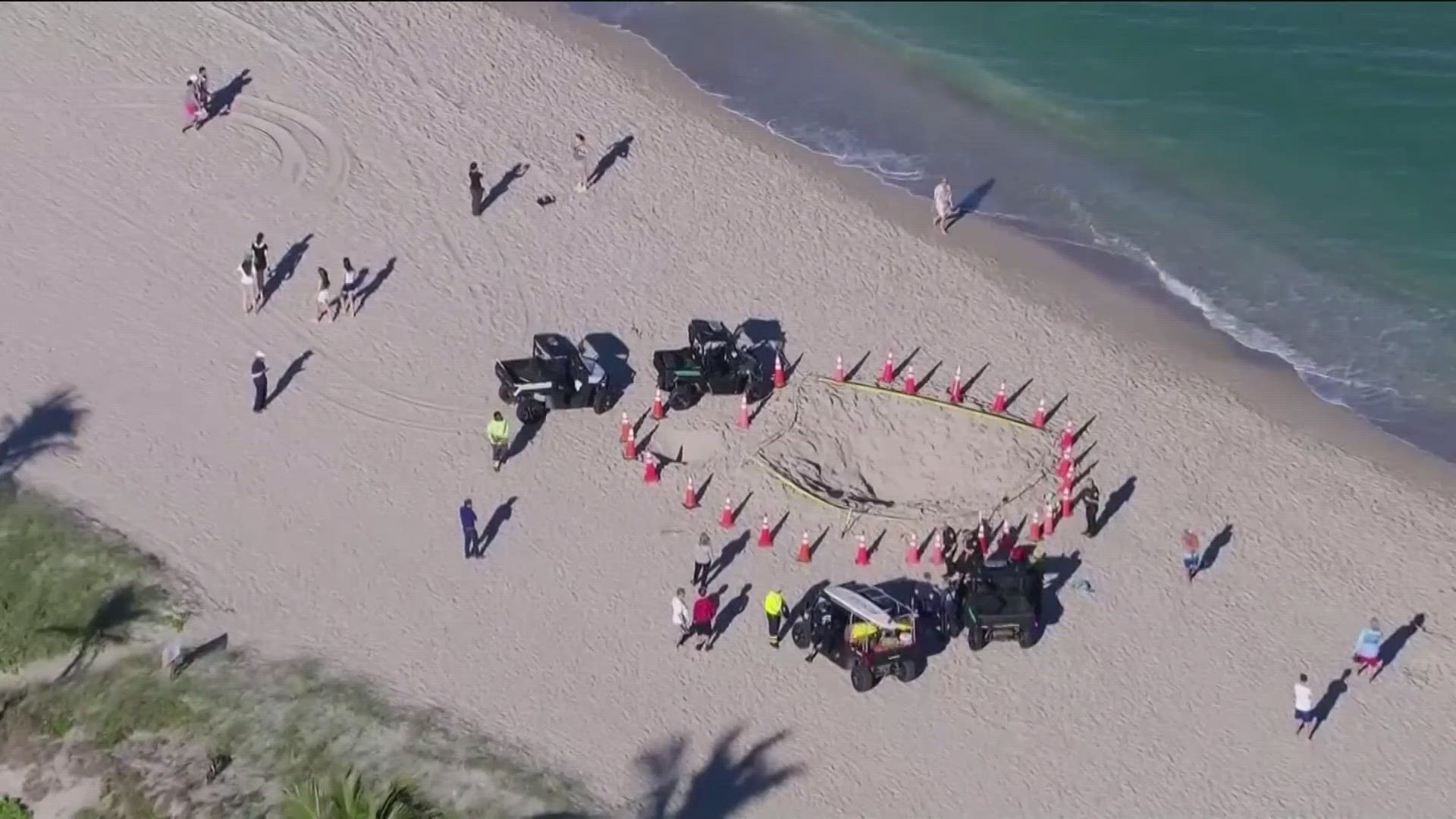 Child dies buried in Florida sand hole that collapsed | 5newsonline.com