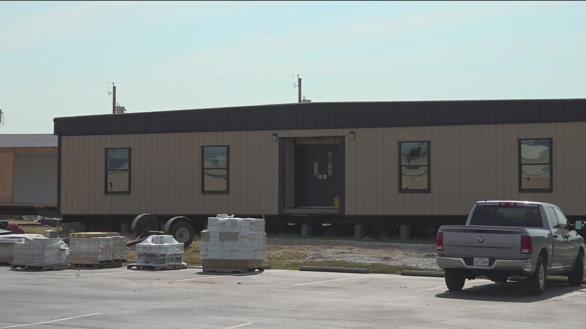 Some Rogers students starts the new school year in mobile units ...