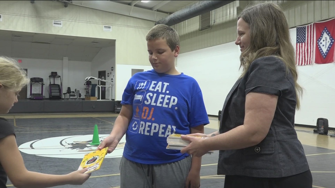10-year-old author hopes to donate 1,000 books to 1,000 kids ...