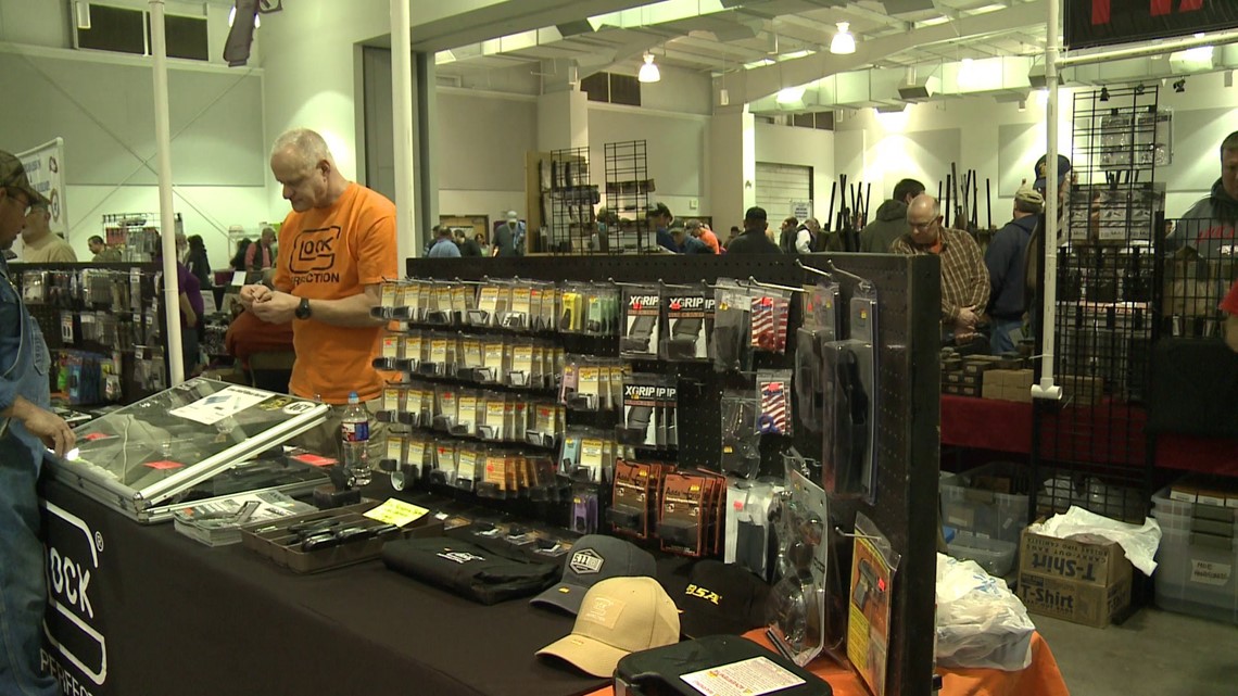 Hanging Judge Gun And Knife Show Brings A Crowd | 5newsonline.com