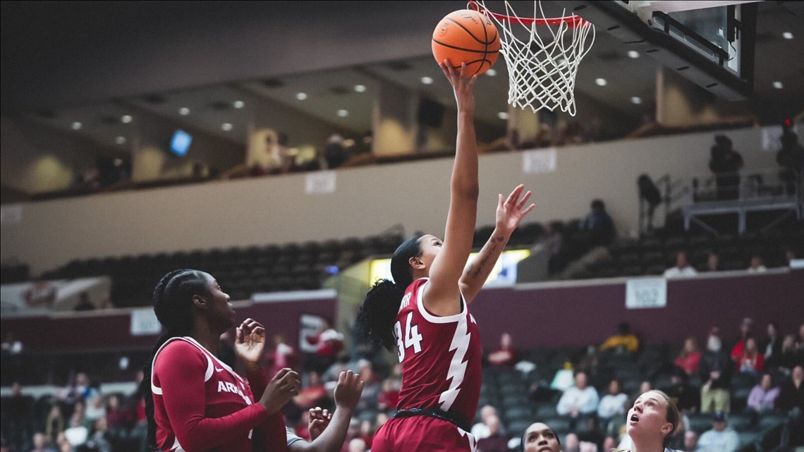 Razorbacks cruise to 93-49 win over Little Rock | 5newsonline.com