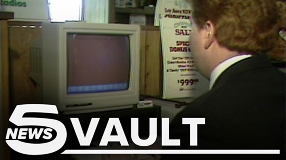 Computers were a hot-ticket Christmas gift (1985) | 5NEWS Vault ...