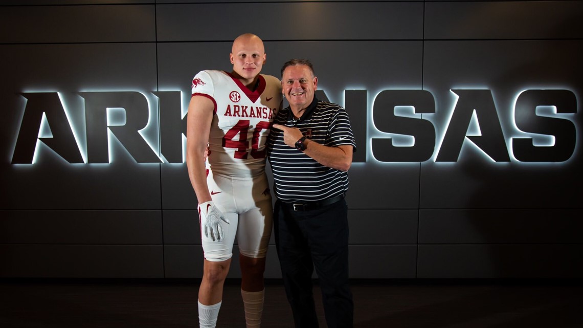 Hogs strike in transfer portal again, land LSU defensive end Landon ...