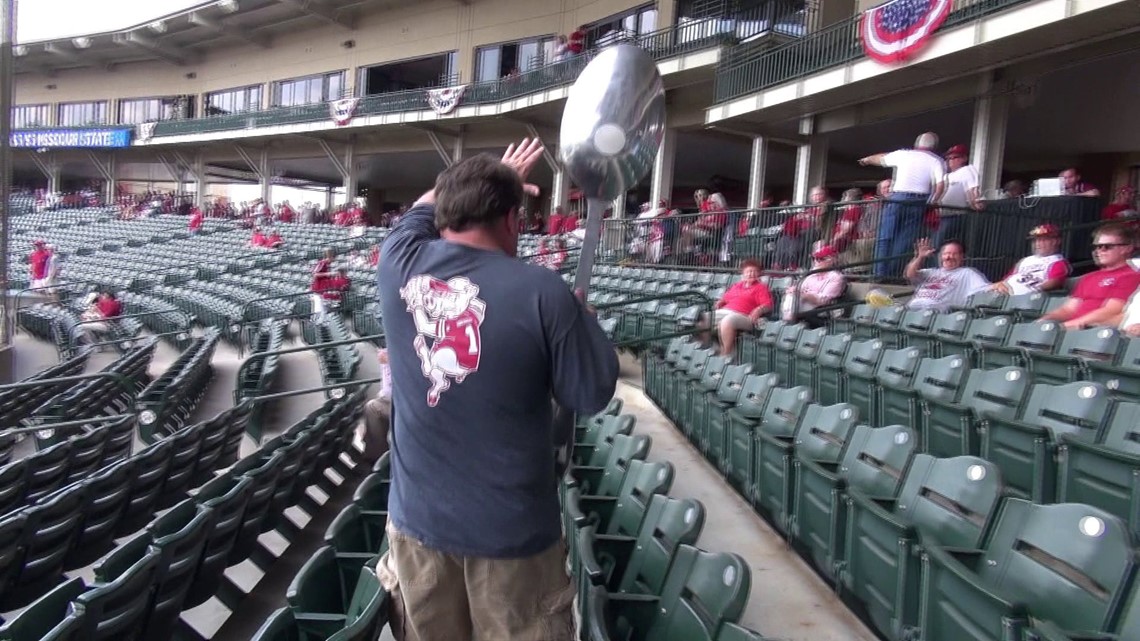 Hogs Fan Takes Giant Spoon To Every Game | 5newsonline.com