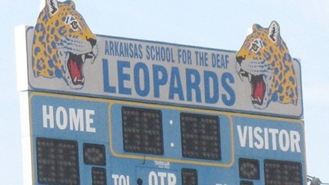 Def Leppard To Meet With Arkansas Deaf Leopard Students | 5newsonline.com