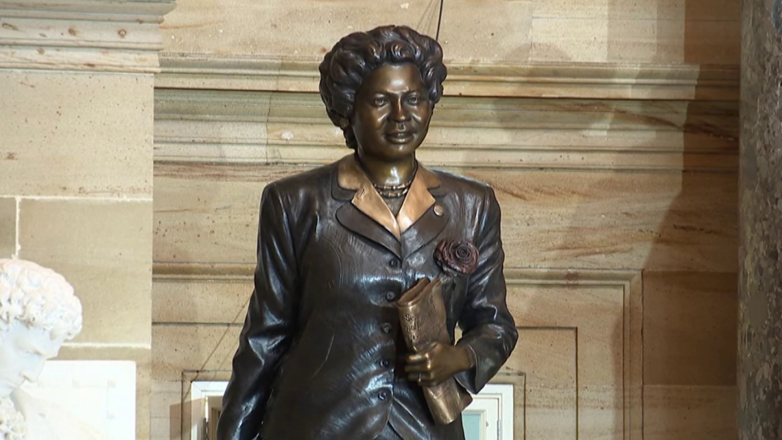 Daisy Bates statue unveiled at U.S. Capitol | 5newsonline.com