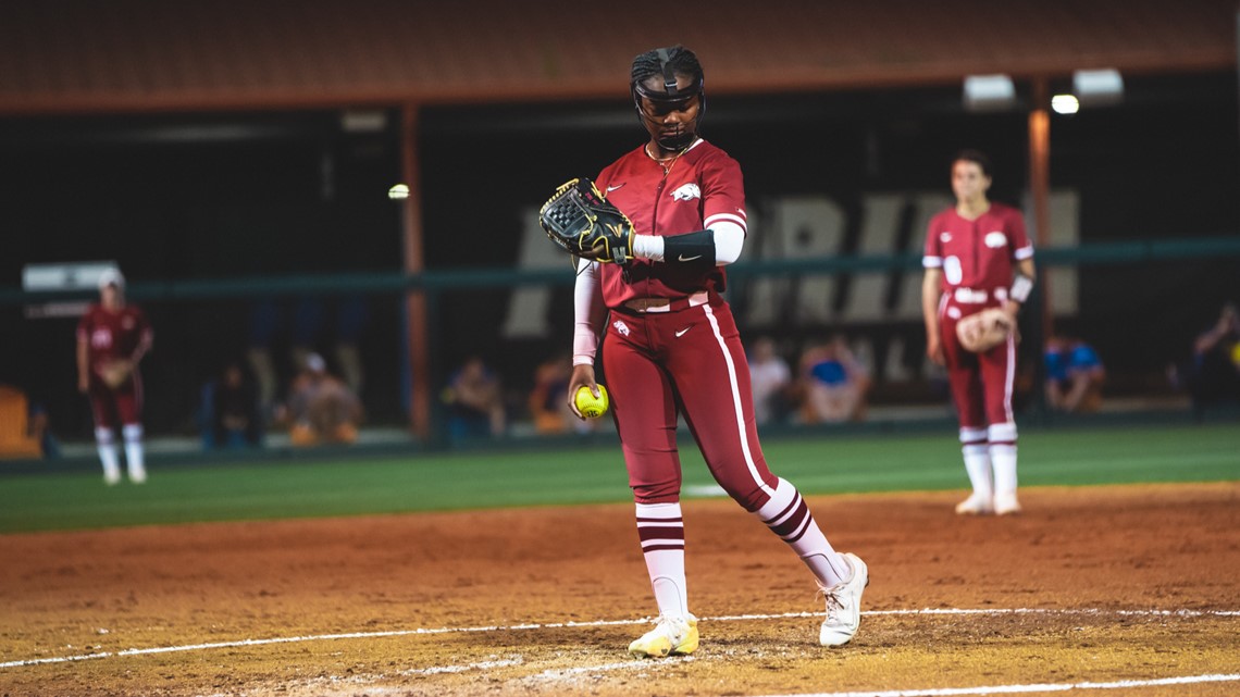 Razorback softball completes sweep of Florida with 2-0 shutout win ...