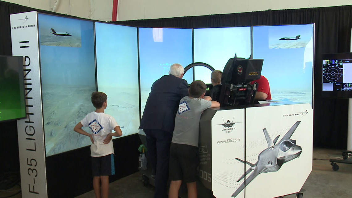 Pilot training simulation debuts in Fort Smith. | 5newsonline.com