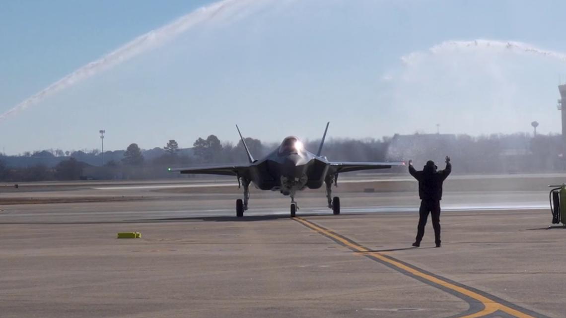 Finnish Air Force F-35 jet arrives at Fort Ebbing Air National Guard ...