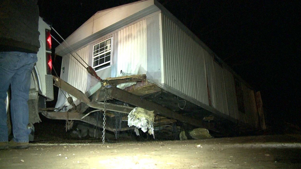 Benton County Mobile Home Crash Leaves Family Homeless | 5newsonline.com
