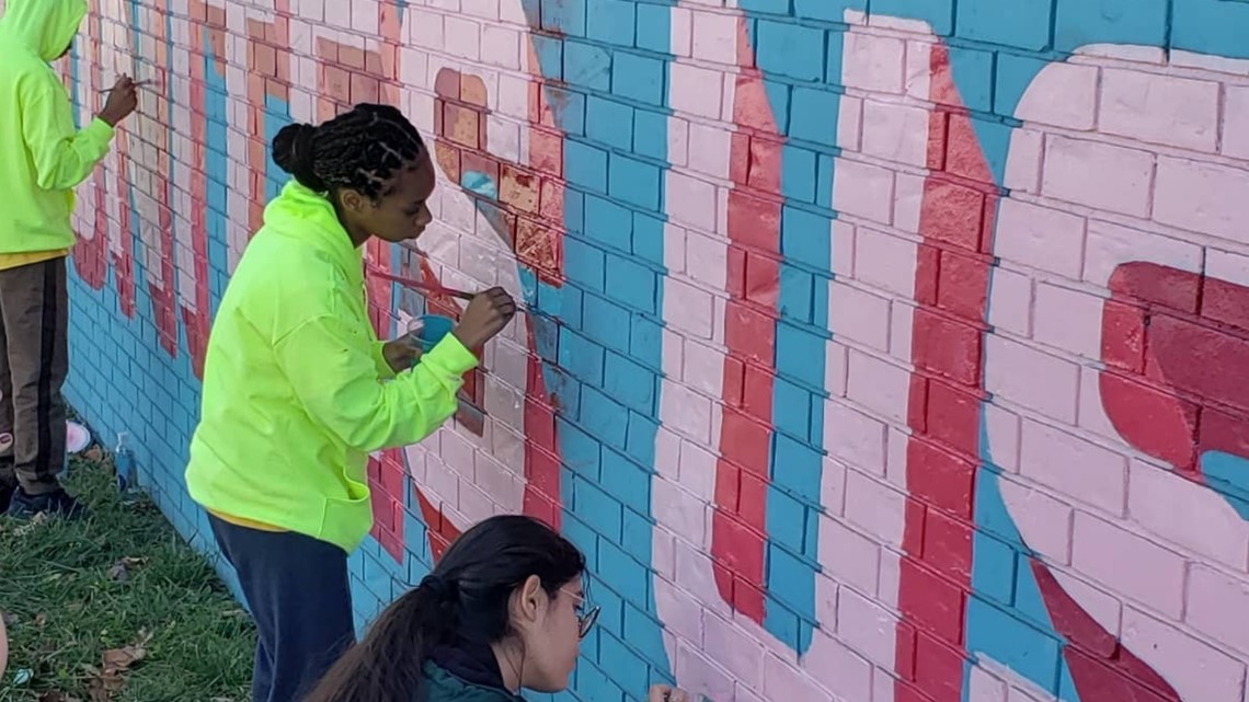 Community project covers graffiti to aid teens | 5newsonline.com