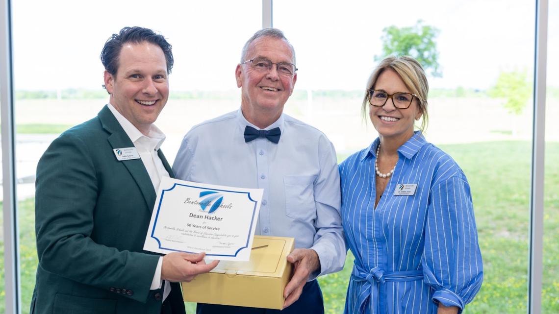 Tusk VI, the newest University of Arkansas razorback mascot ...