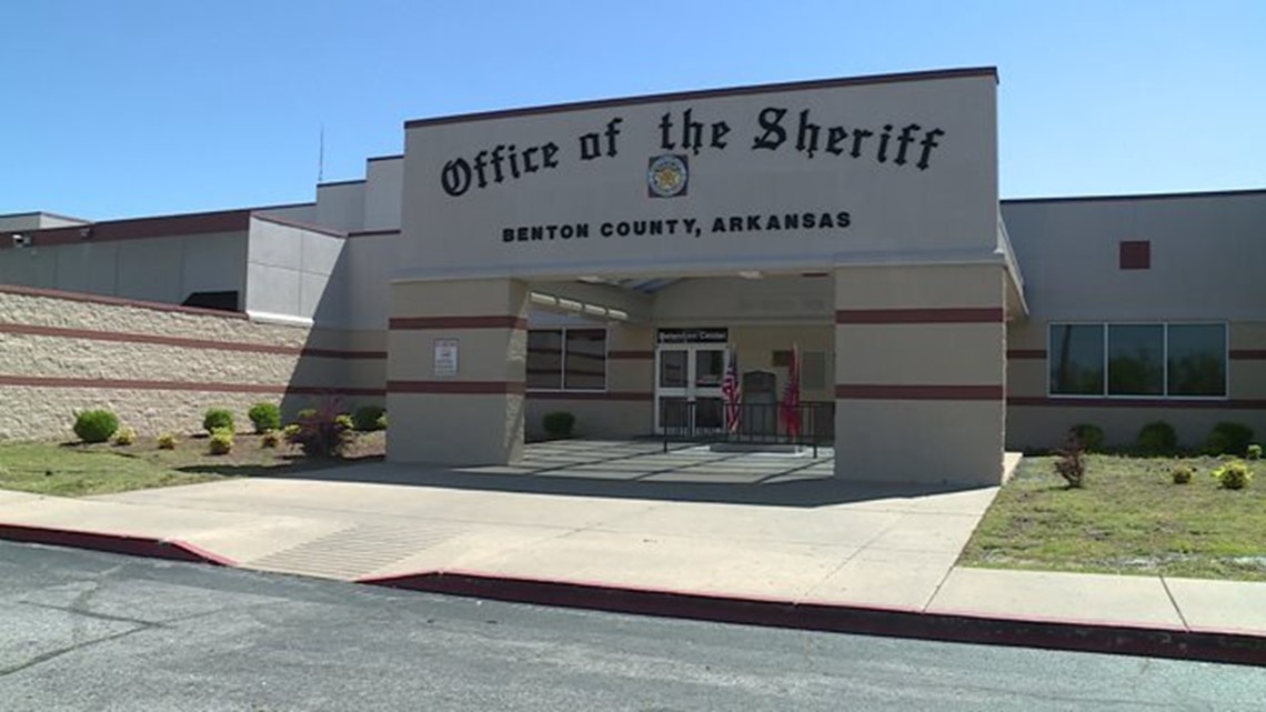Benton County Sheriff Makes Changes To Vehicles, Uniforms | 5newsonline.com