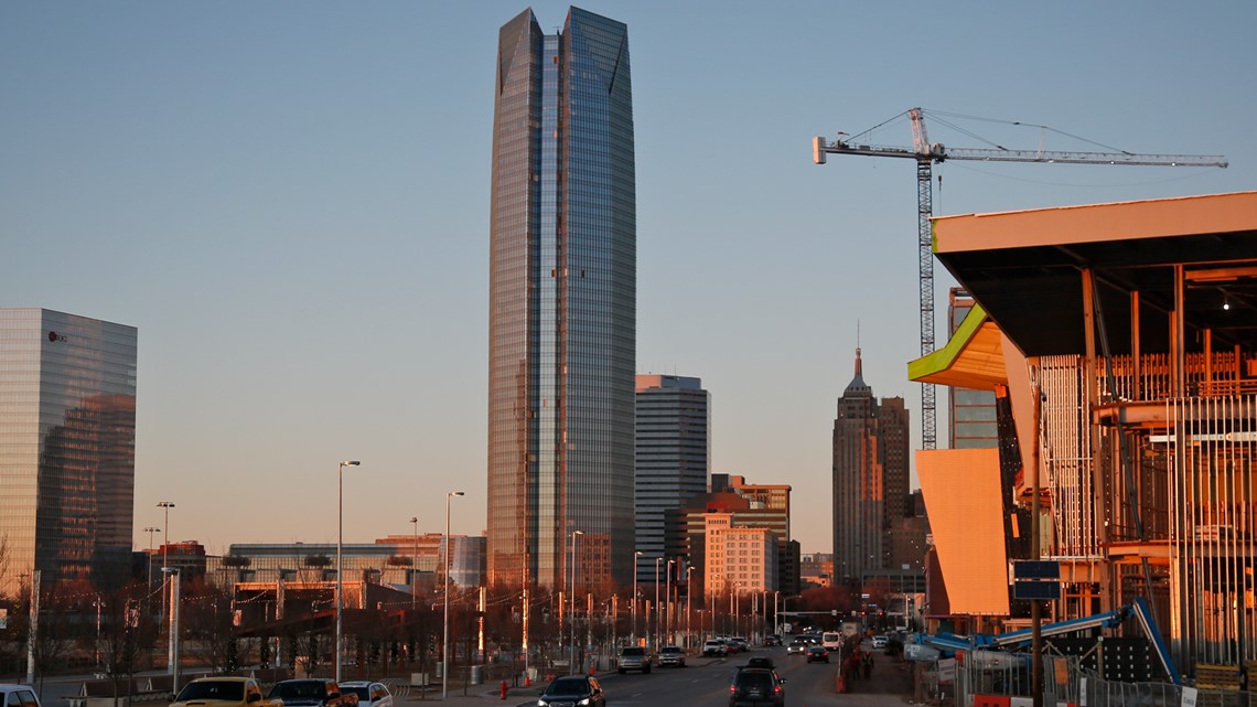 Heavy crane topples onto Oklahoma City building | 5newsonline.com