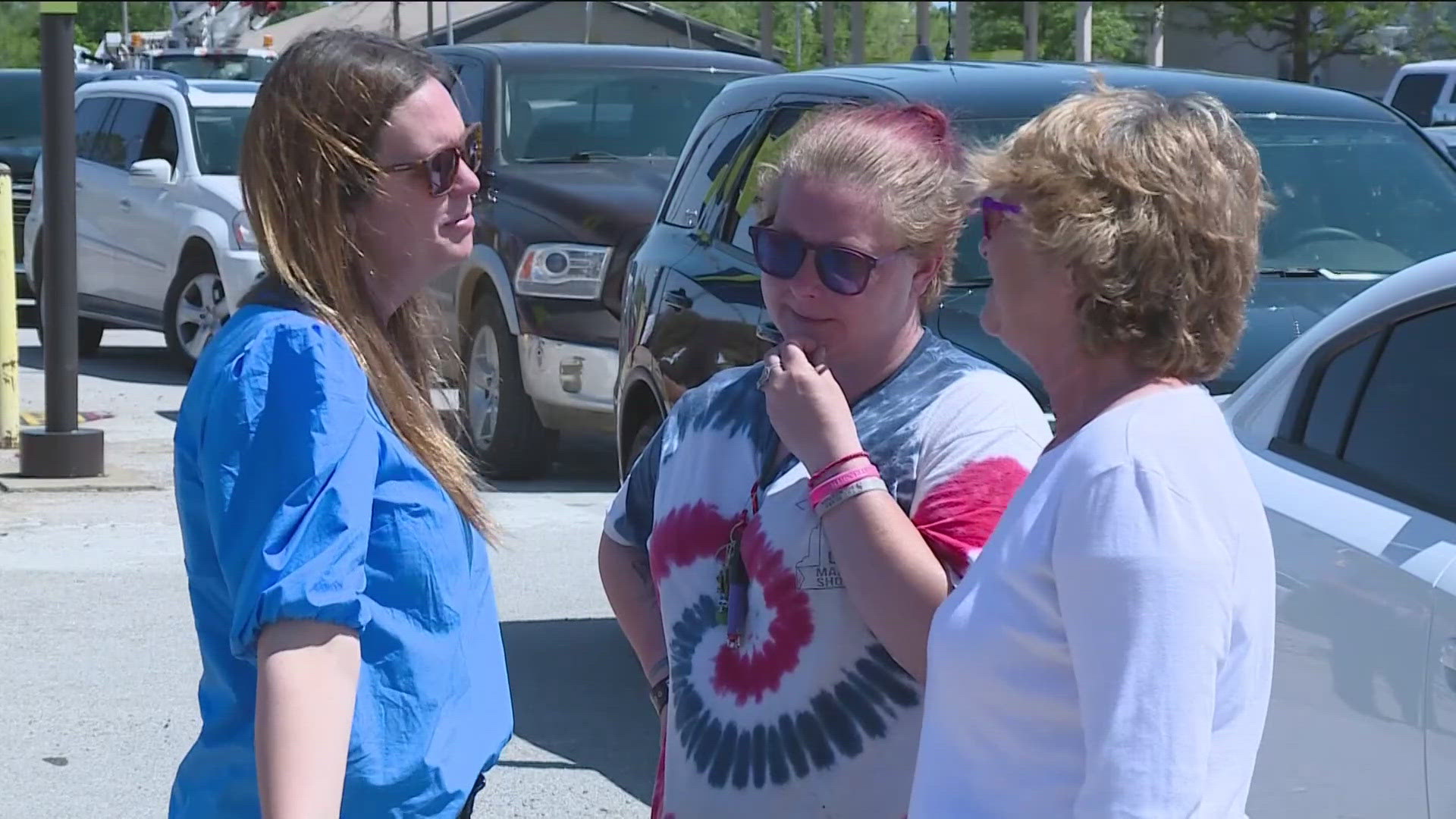 Gov. Sanders visits Rogers landmark destroyed by severe storms ...