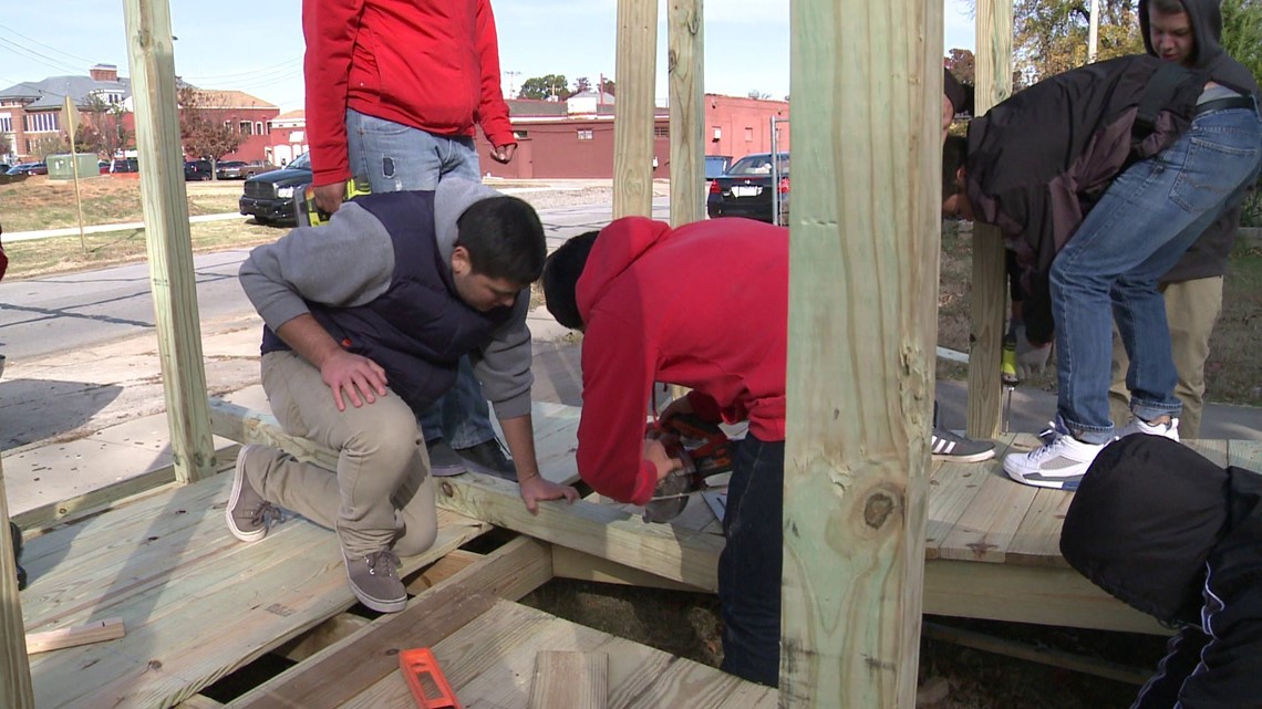 High School Students Build Wheelchair Ramp For War Veteran ...