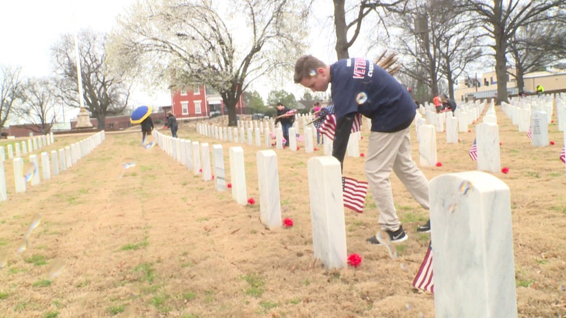 Teen Traveling U.S. To Place Flags On Veterans Graves Visits Fort Smith ...
