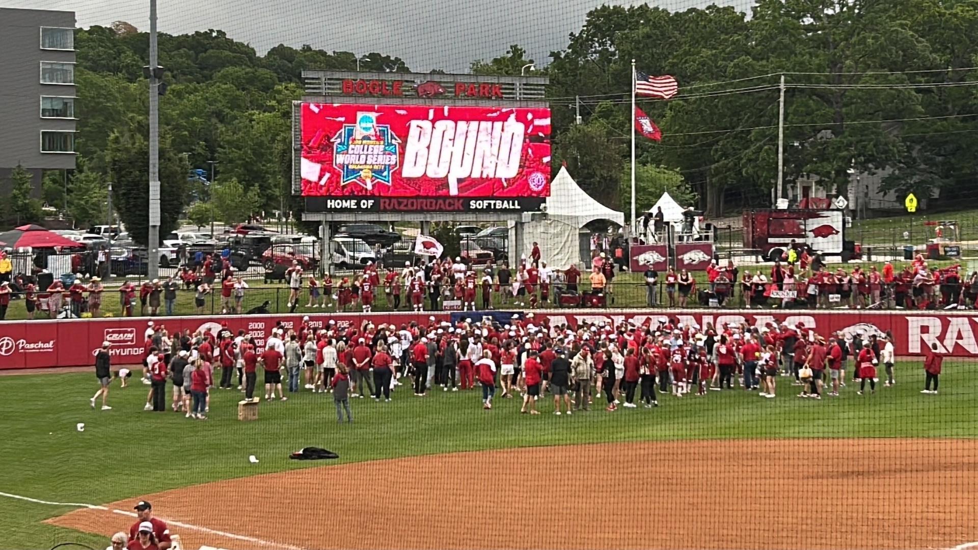 Arkansas softball heads to first Women's College World Series with run ...