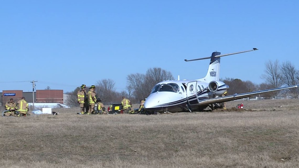 2 hospitalized after plane goes off runway at Bentonville airport ...