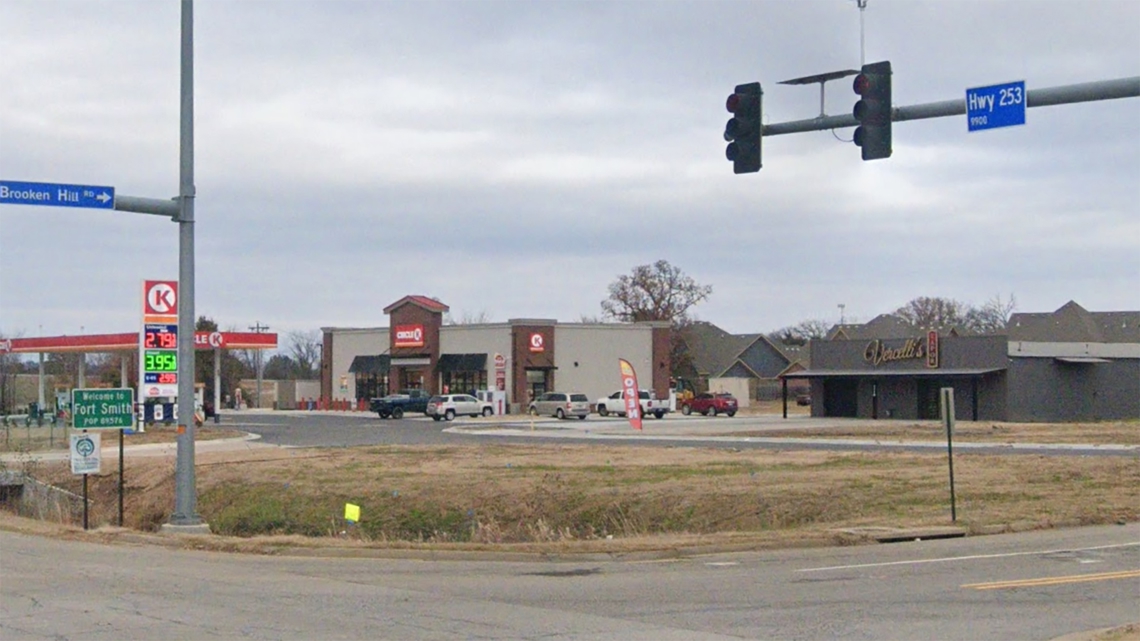 Man serving life sentence for killing wife dies in Arkansas prison ...