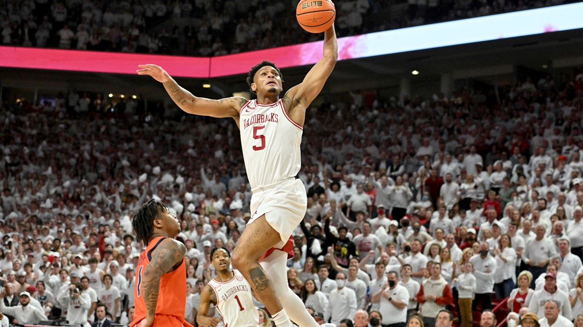 Arkansas basketball returns to AP Top 25. | 5newsonline.com