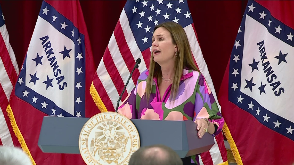 Sanders talks phone-free pilot program during Bentonville visit ...