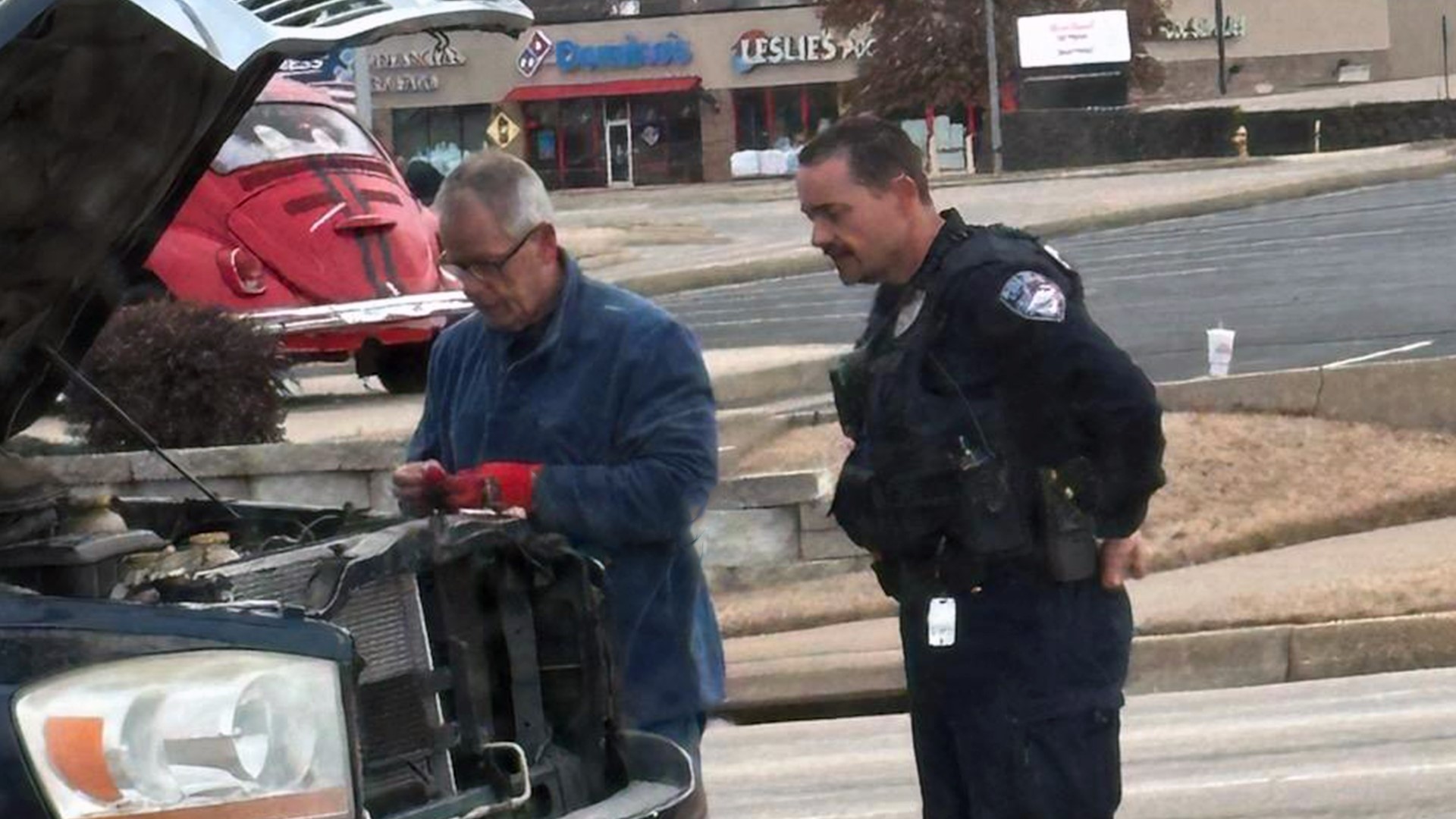 FSPD officer helps man on the side of the road in freezing cold ...