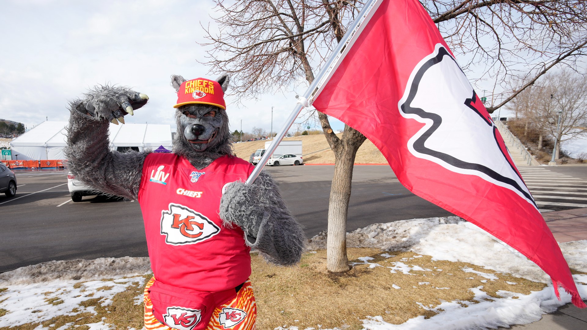 Chiefs superfan sentenced to 32 years for Oklahoma bank robbery ...