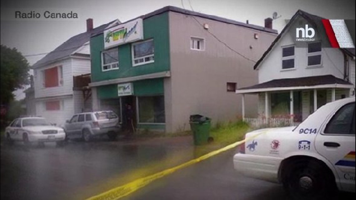 Python Escapes Pet Store, Strangles Two Boys | 5newsonline.com