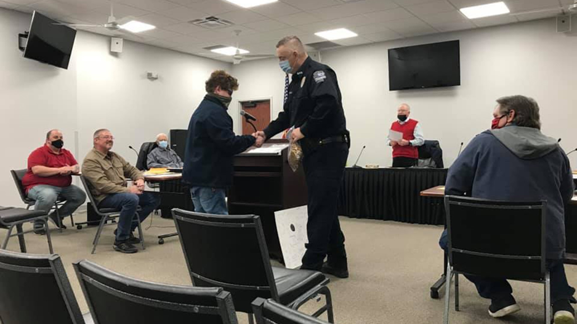 6th-grade raises over $2000 for Barling Shop With a Cop | 5newsonline.com