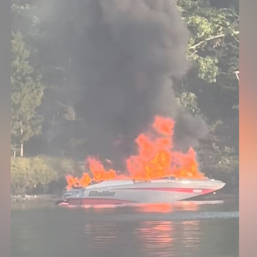 Boat fire extinguished on Beaver Lake | 5newsonline.com