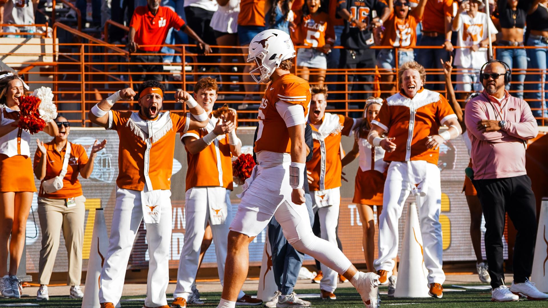 Manning dominates Hogs as Horns win 81st meeting, first in Austin since ...